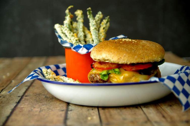 I Eat La.: Team up: Burgers, fries perfect match for casual get ...