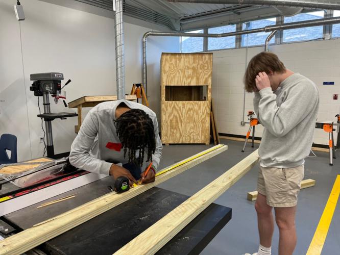 West Feliciana High School students practice carpentry | St ...