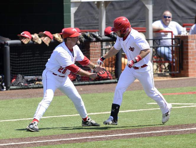 Jace Conrad’s grand slam gives Cajuns’ Tony Robichaux his 700th win ...