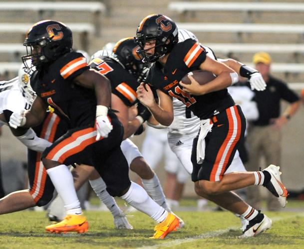 Catholic's standout QB hits all his targets in a win over U-High | High ...