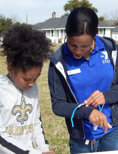 West Bank Spotlight: In Terrytown, Girl Scouts skate into cookie-sales ...