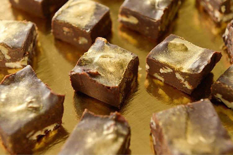 Chocolate Fudge With Gold Dust Splash | Entertainment/Life ...