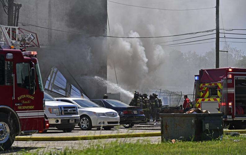 Baton Rouge firefighter hurt as BRFD battles blaze within Plank Road ...