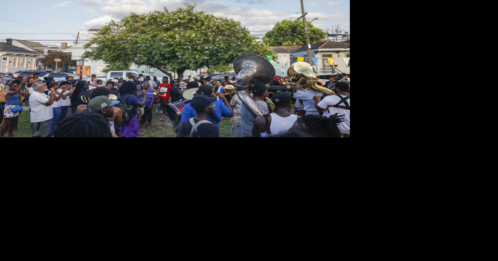 Revell Andrews gunned down while helping friends | Opinion ...