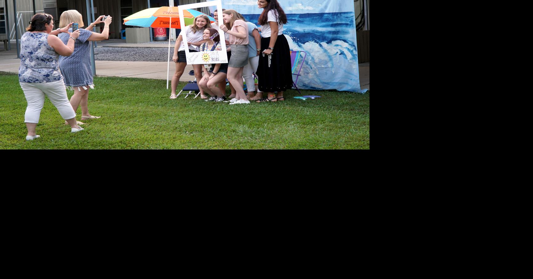 Seniors at The Runnels School greet dawning of a new school year | Mid ...