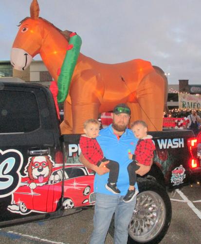 Hammond Christmas parade brought Santa and snow to area streets ...