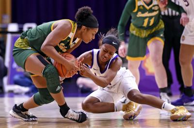 Khayla Pointer still distributing the ball for LSU women, but also ...