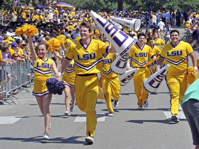 Video: Golden Band from Tigerland salutes Tiger Stadium's four corners ...