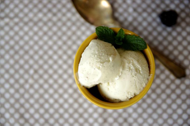 I Eat La.: Recipes for Vanilla Bean Ice Cream, Strawberry Basil Coulis ...