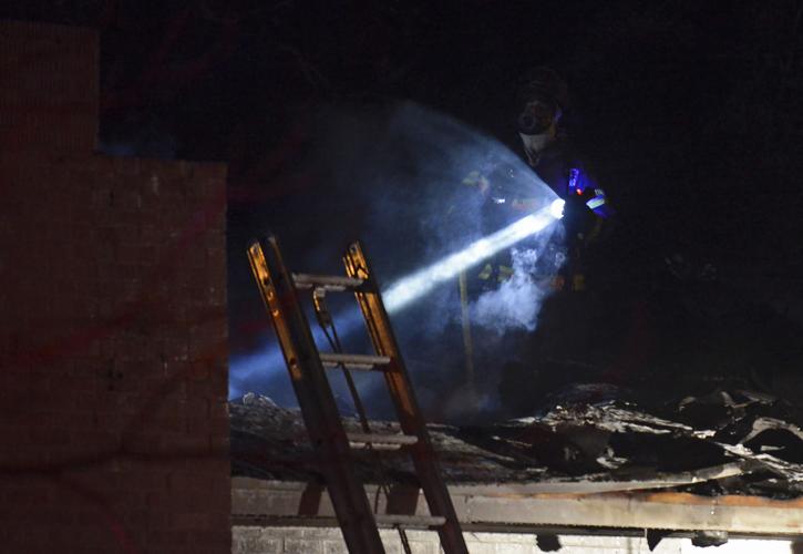 Baton Rouge firefighters battle house fire on Parkview | News ...