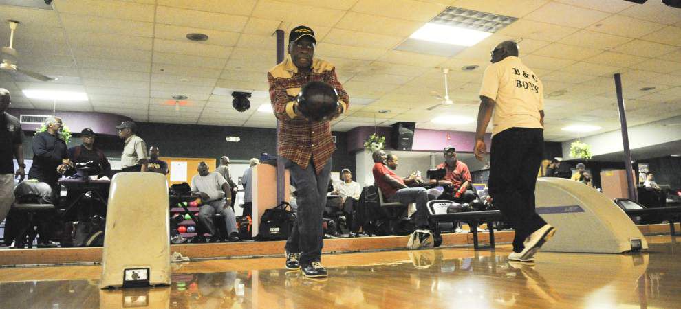 Lafayette’s Oak Rollers bowlers share bond that’s lasted for decades ...