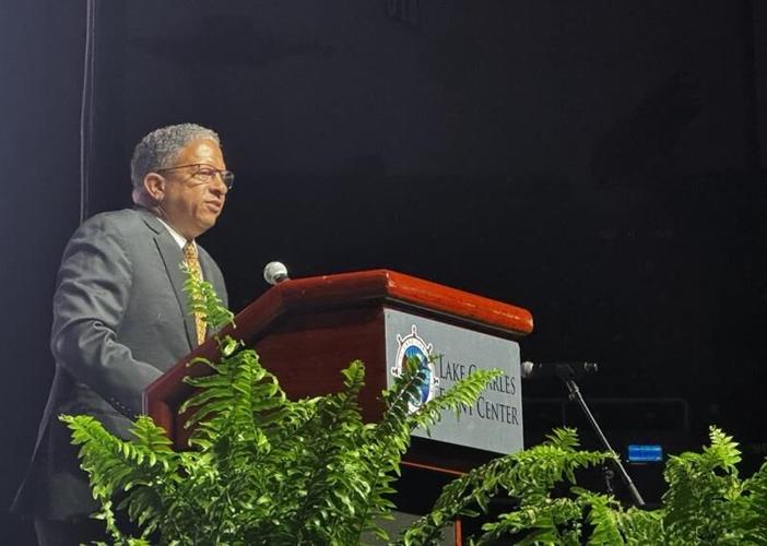 City of Lake Charles swears in new mayor, city council | Lake Charles ...