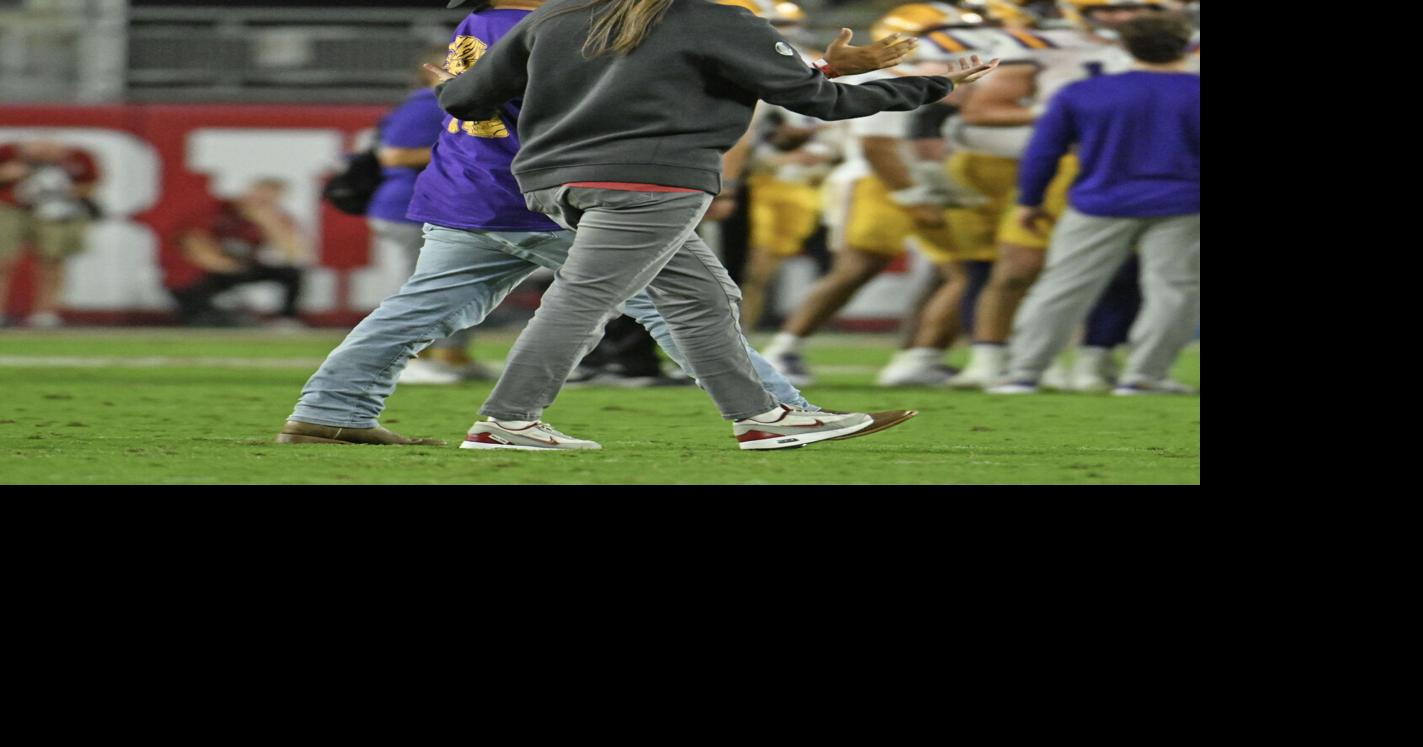 BR.fanarrested.adv HS 003.JPG | | theadvocate.com