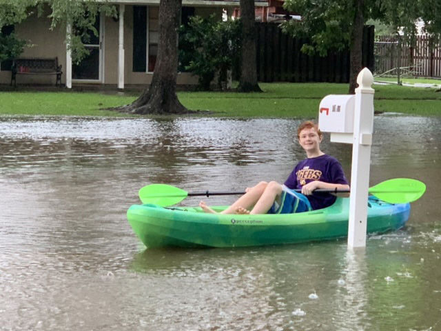 Heavy thunderstorms flood streets in Ascension, East Baton Rouge; more ...