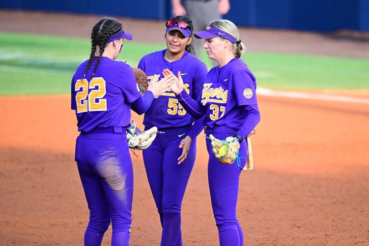 How the LSU softball team upset No. 1-seeded Tennessee 2-1 | LSU ...