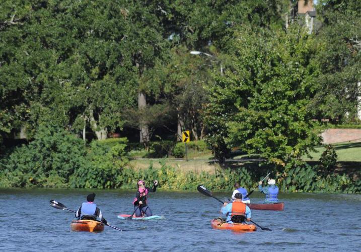 Paddling in Pink held in support of Breast Cancer Awareness Month ...