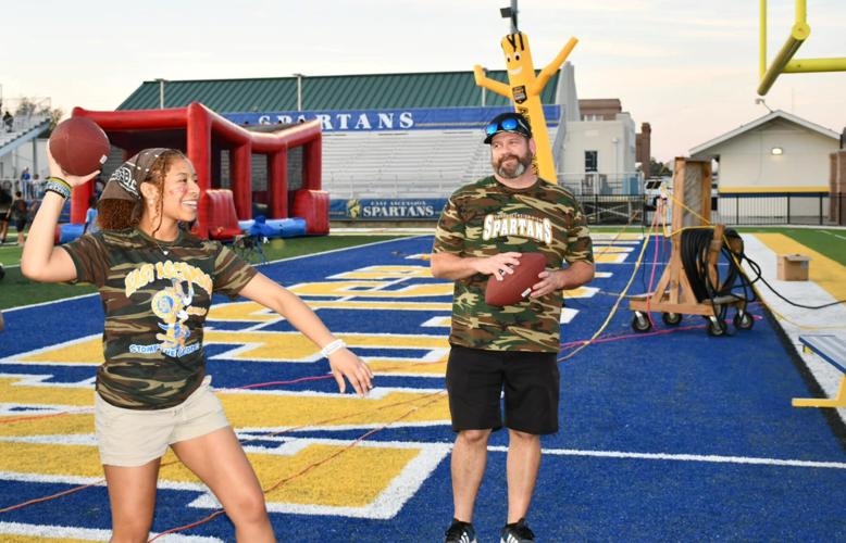 EA celebrates rivalry week with gator hunt, powder puff game, pep rally ...