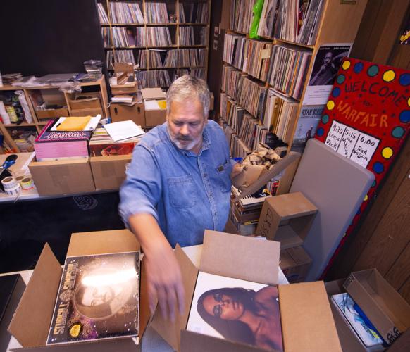 Repeat performance: Music lovers warming up to vinyl -- again | Music ...