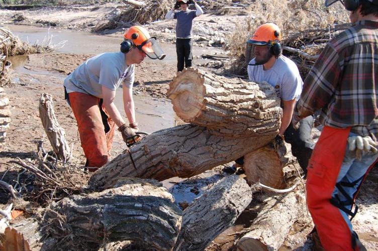 April 2014: College group spends spring break helping others | Faith ...