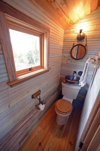 Raising Cane’s founder Todd Graves turned to ‘Treehouse Masters’ for ...