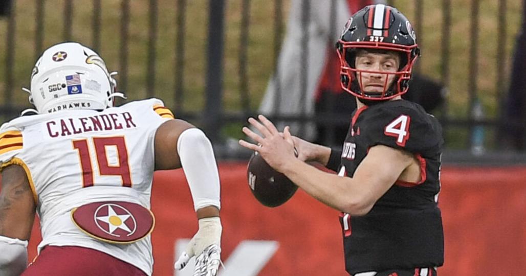 Walker Howard elects to keep playing and returns to Oxford | UL Ragin ...