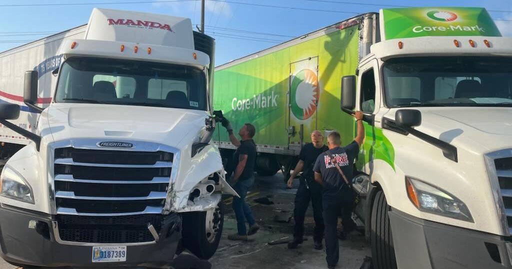 Crash Involving Two 18 Wheelers Closes Roads Near Old Hammond Highway
