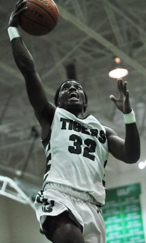 Boys basketball: Parker Edwards leads St. Paul’s to big win over ...