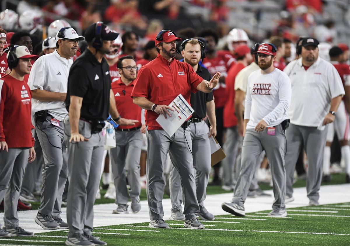 UL coach explains decision to insert Walker Howard for drive | UL Ragin ...