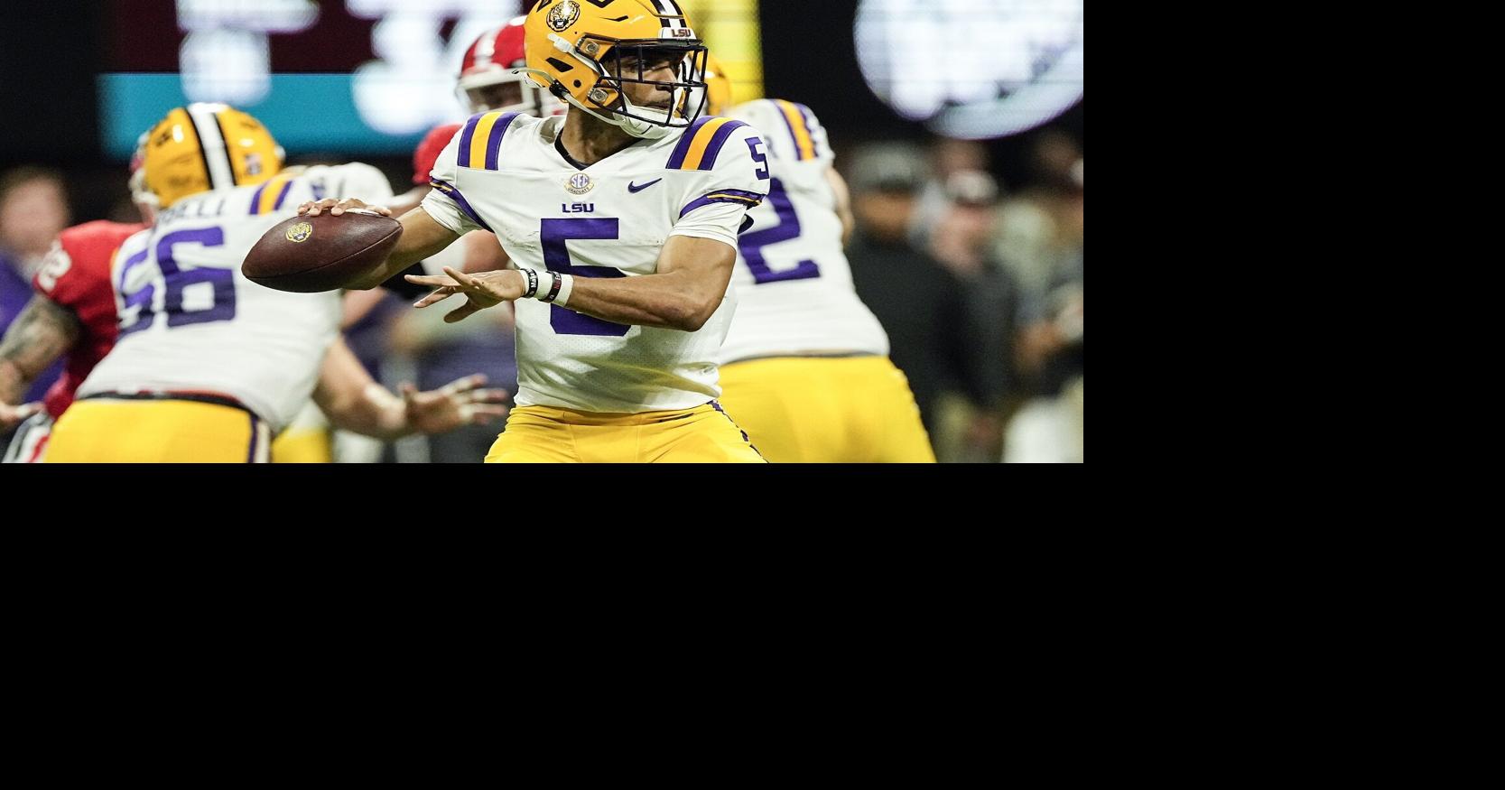 Georgia's Jalen Carter lifts LSU QB Jayden Daniels on sack | LSU ...