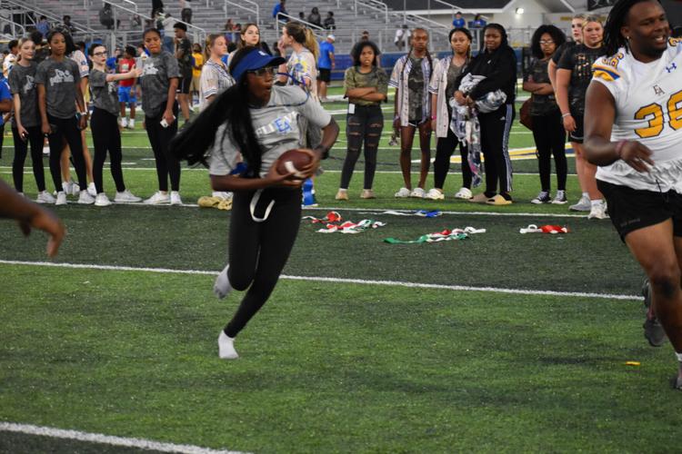 EA celebrates rivalry week with gator hunt, powder puff game, pep rally ...