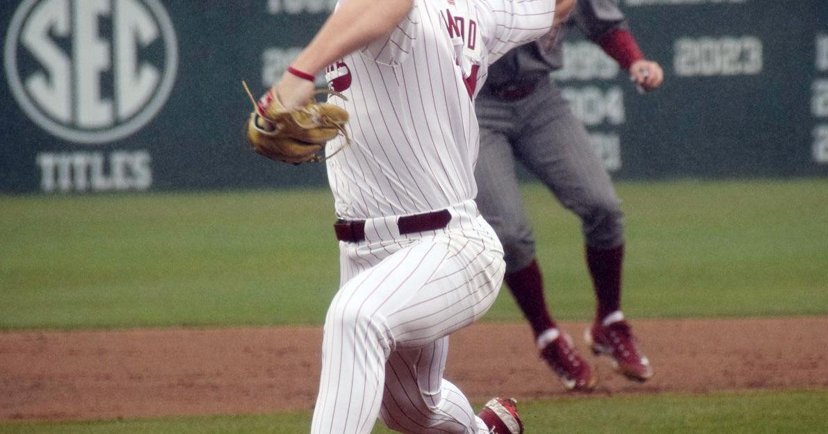 Hogs play long ball in series win over Cougars | Sports | thecabin.net