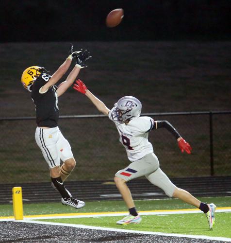 Bulldogs pull away from Eagles in season opener | Sports | thecabin.net