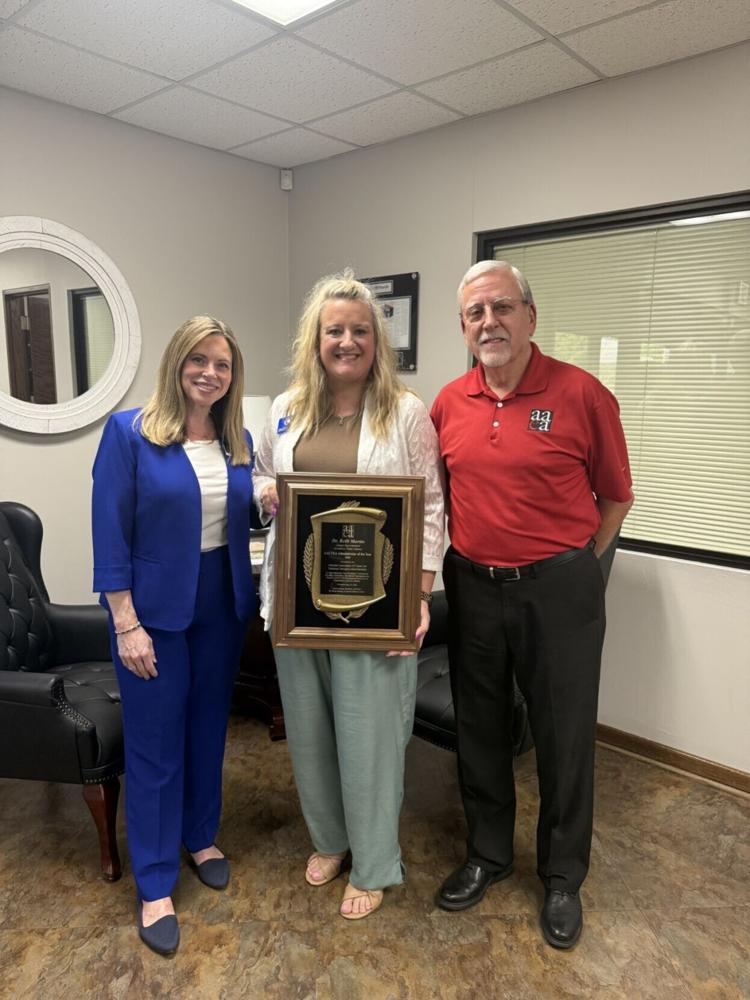 Greenbrier deputy superintendent receives award | News | thecabin.net