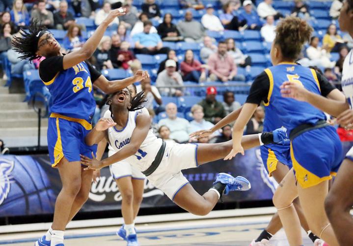 Lady Wampus Cats hold off NLR for 6A-Central win | Sports | thecabin.net