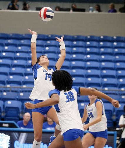 Lady Cats knock off defending 5A champs in 4 sets | Sports | thecabin.net