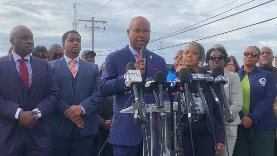 Illinois House Speaker: 'Mr. Trump, tear down this fence!' | Illinois ...