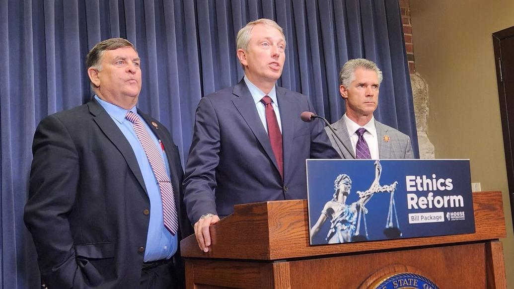 Illinois GOP state reps call on Dems to stop taxing s’mores, other ...