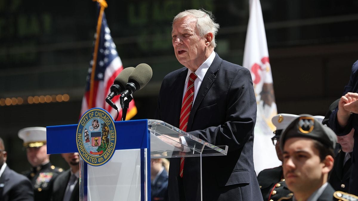 Illinois quick hits: Illinois U.S. senators split on shutdown vote ...