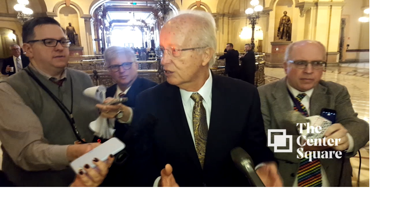 Illinois state Sen. Terry Link, suspected of wearing wire, resigns ...