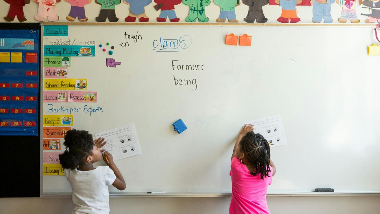 In one month, more than 160,000 students apply for Texas’ new school ...