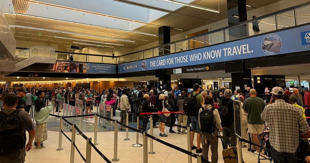 Govt shutdown crippling U.S. airports; thousands of flights delayed ...