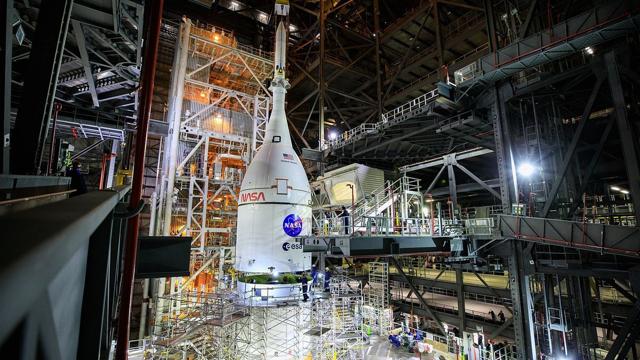 NASA plans to build $20 billion base on the Moon | National ...