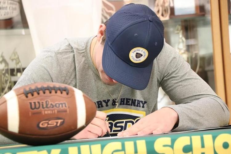 LCHS football Lions sign college letters | Sports | thecentralvirginian.com