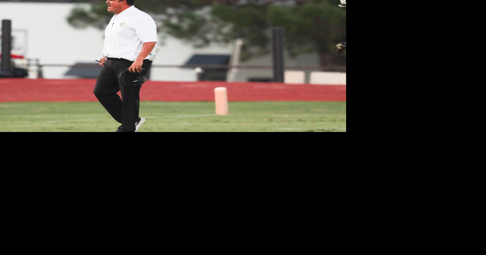 Jim Ned at Comanche football pics 2 | Multimedia | thecomanchechief.com