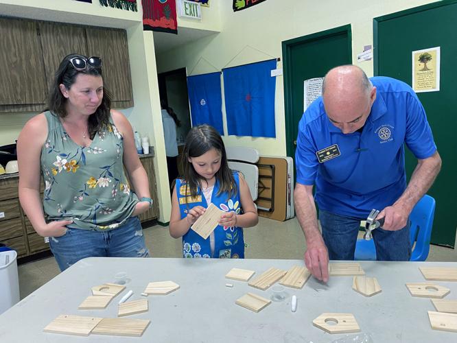 Girl Scouts-Building birdhouses | Community | thecommunityvoice.com