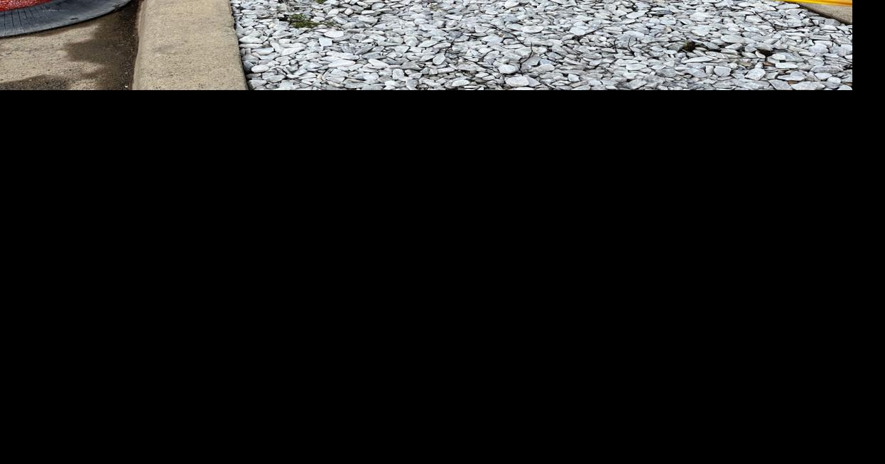 WORKING ON CURB APPEAL | News | thecouriertimes.com