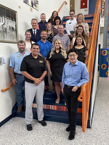 Purdue president visits with local Extension staff, 4-H members | News ...