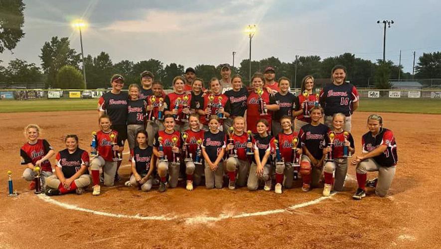 Softball Reds finish with undefeated season | Sports | thecouriertimes.com