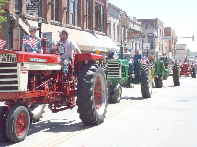 Tractors a four-generation parade tradition | News | thecouriertimes.com