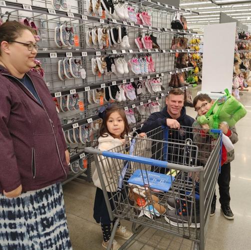 Big hearts, full carts | News | thecouriertimes.com
